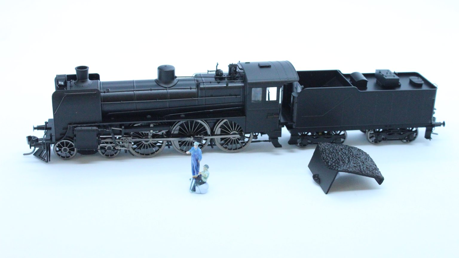 A2 955; 12V DC non-sound HO scale VR A2 Class 4-6-0 - Ixion Model Railways